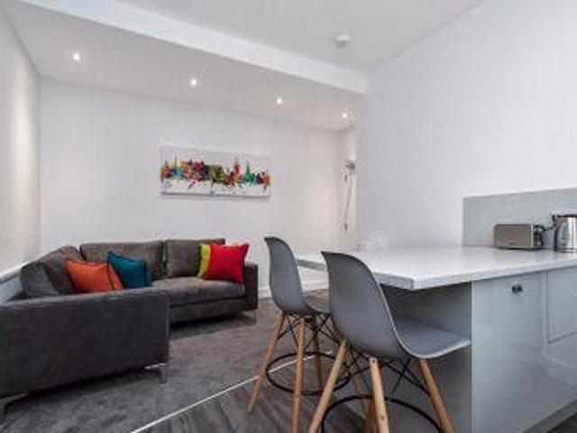 3 Bedrooms Flat for rent in Grindlay Street, Grassmarket, Edinburgh EH3
