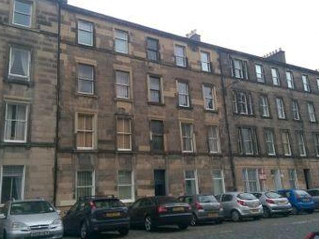 3 Bedrooms Flat for rent in Grindlay Street, Tollcross, Edinburgh EH3