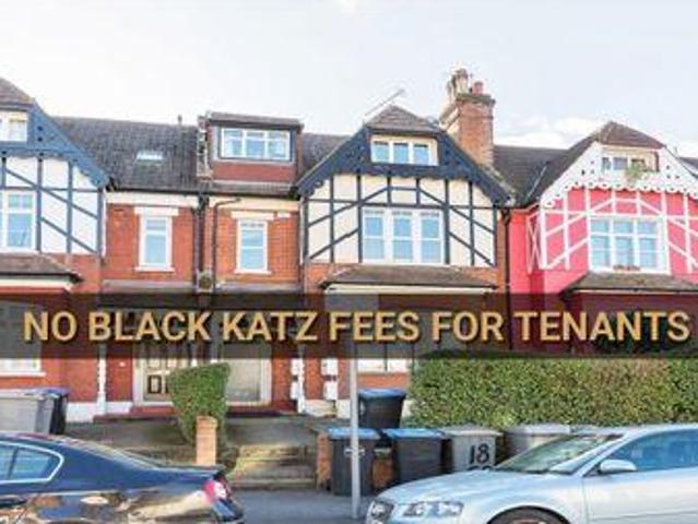 3 Bedrooms Flat for rent in Grosvenor Gardens, London NW2