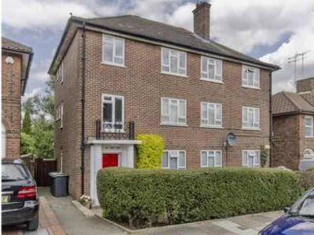 3 Bedrooms Flat for rent in Grosvenor Road, London N10