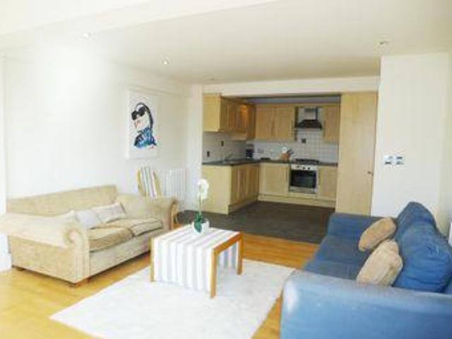 3 Bedrooms Flat for rent in Grosvenor Terrace, London SE5