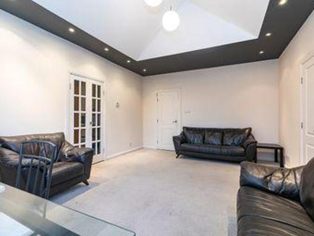 3 Bedrooms Flat for rent in Gunnersbury Avenue, London W5