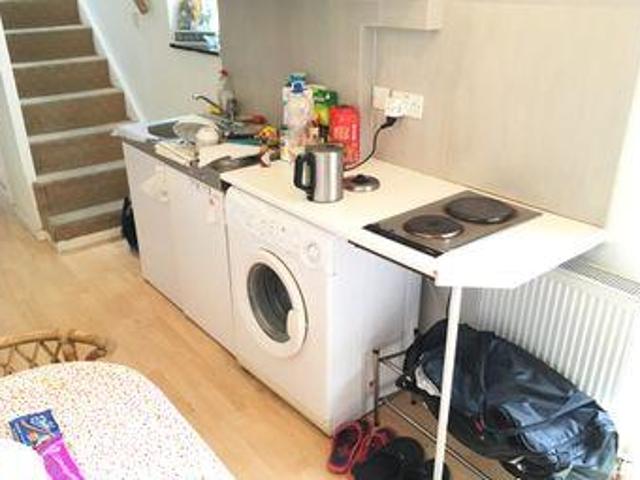 3 Bedrooms Flat for rent in Gunnesbury Lane Area, Acton Town W3