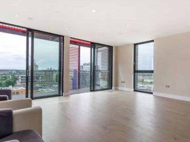 3 Bedrooms Flat for rent in Gwynne Road, Battersea, London SW11