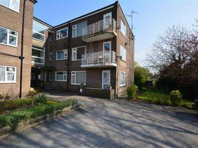3 Bedrooms Flat for rent in Dovehouse Close, Whitefield, Manchester M45