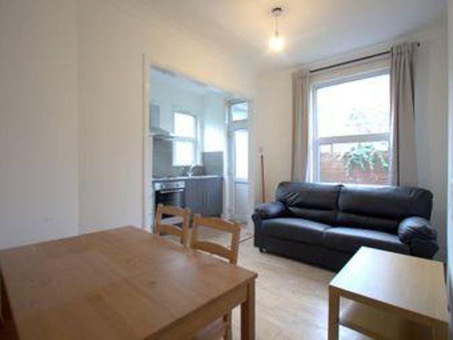 3 Bedrooms Flat for rent in Doverfield Road, London SW2
