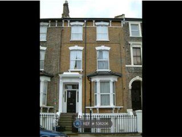 3 Bedrooms Flat for rent in Downs Road, London E5
