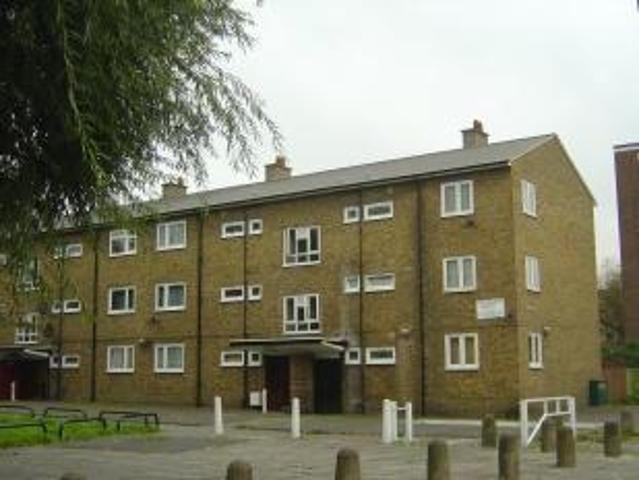 3 Bedrooms Flat for rent in Dora Street, London E14