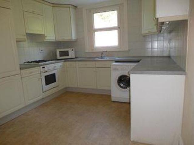 3 Bedrooms Flat for rent in Dornton Road, South Croydon CR2