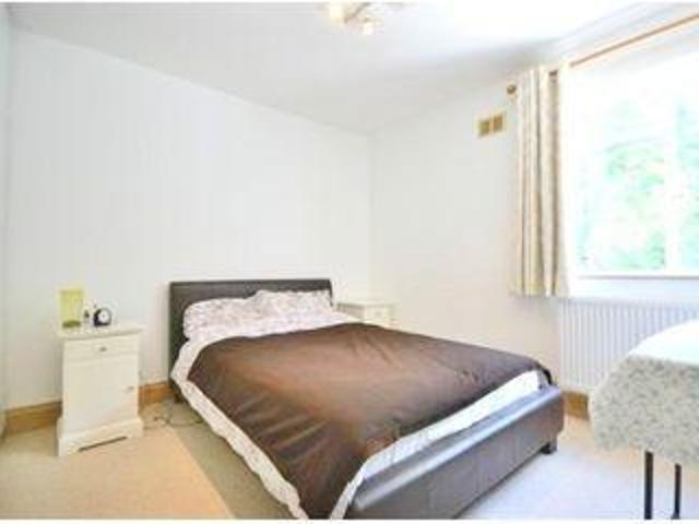 3 Bedrooms Flat for rent in David House Wyvil Road, London SW8