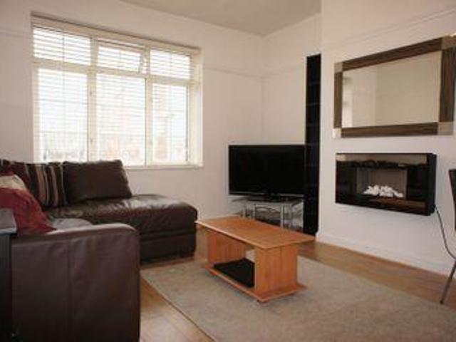 3 Bedrooms Flat for rent in Davidson Gardens, London SW8