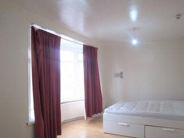 3 Bedrooms Flat for rent in Dagmar Avenue, Wembley HA9