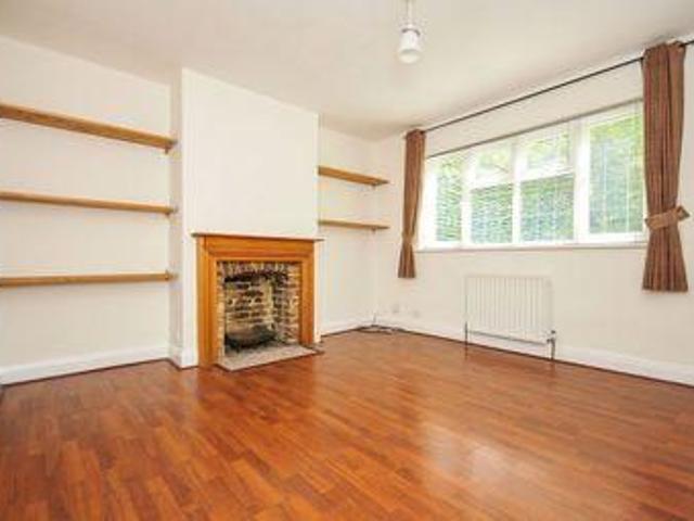 3 Bedrooms Flat for rent in Dainton Close, Bromley BR1