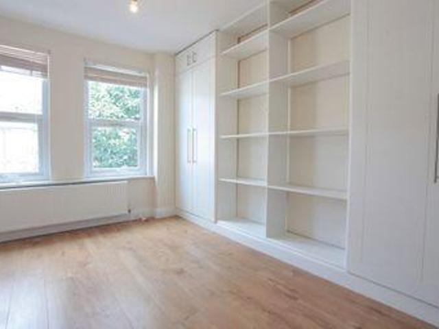 3 Bedrooms Flat for rent in Dale Park Road, London SE19