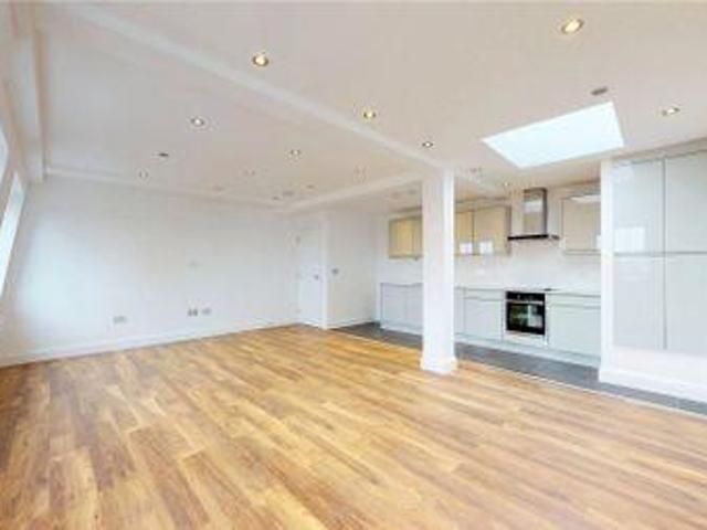 3 Bedrooms Flat for rent in Dalston Lane, London E8