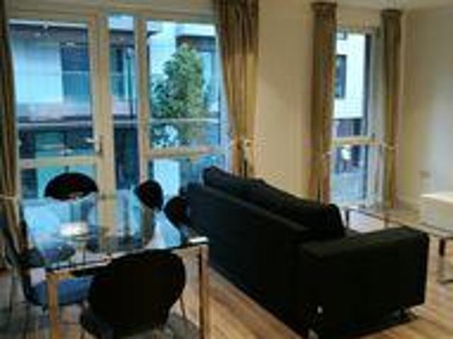 3 Bedrooms Flat for rent in Devan Grove, London N4