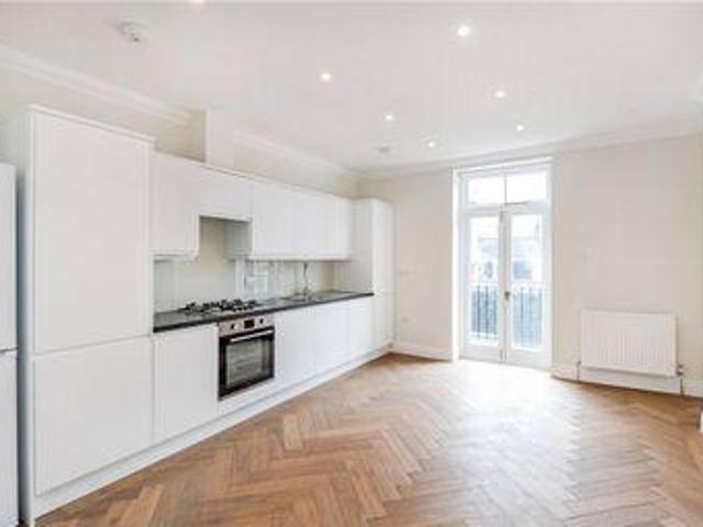3 Bedrooms Flat for rent in Devonshire Street, London W1G