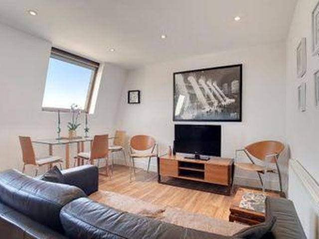 3 Bedrooms Flat for rent in Delorme Street, London W6