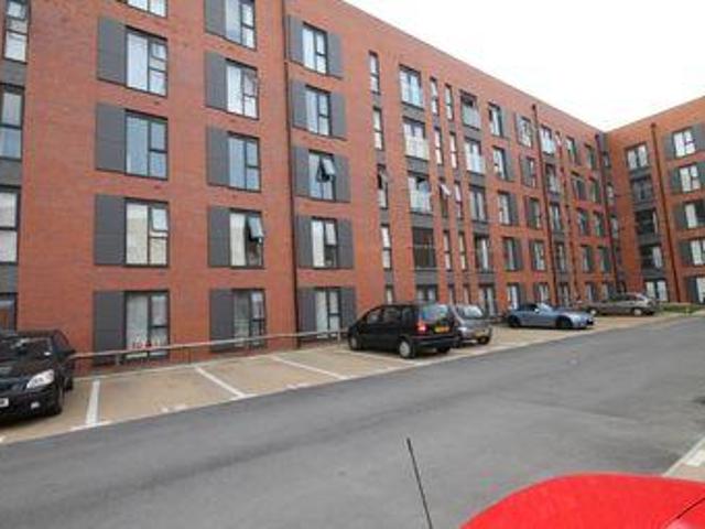 3 Bedrooms Flat for rent in Derwent Street, Salford M5