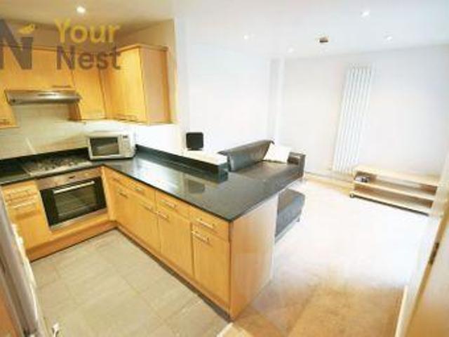 3 Bedrooms Flat for rent in Derwentwater Terrace, Headingley LS6