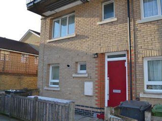 3 Bedrooms Flat for rent in Desmond Street, London SE14