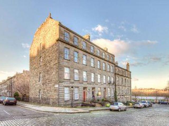 3 Bedrooms Flat for rent in Dundonald Street, New Town EH3