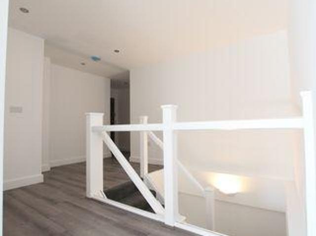 3 Bedrooms Flat for rent in Dunton Road, London E10