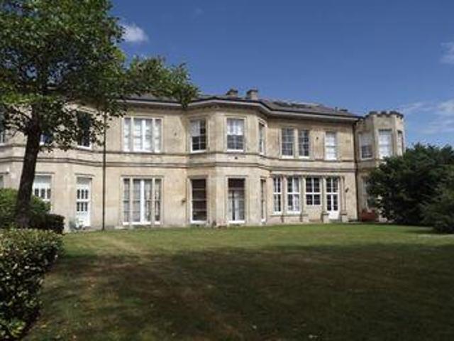 3 Bedrooms Flat for rent in Durdham Park, Redland, Bristol BS6
