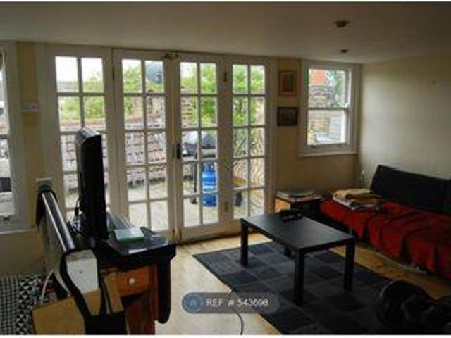 3 Bedrooms Flat for rent in Durlston Road, London E5