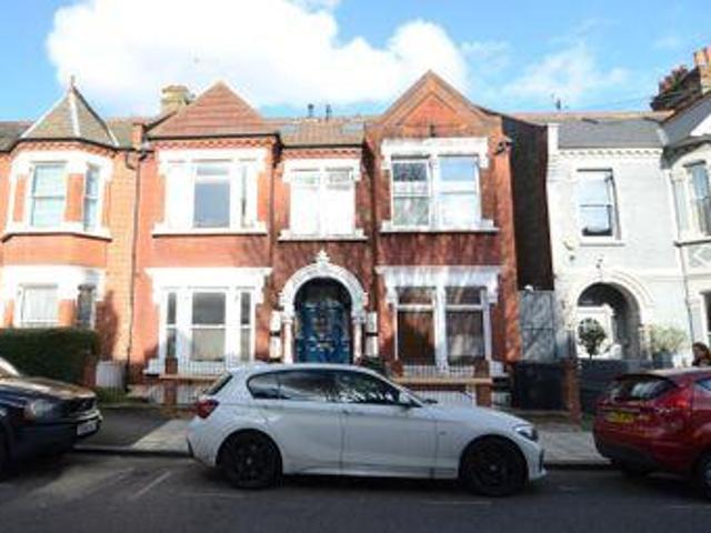 3 Bedrooms Flat for rent in Englewood Road, London SW12
