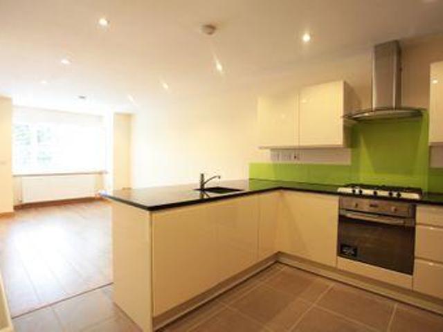 3 Bedrooms Flat for rent in Eaton Road, Sutton SM2