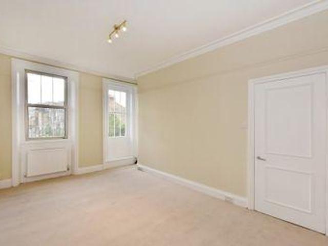 3 Bedrooms Flat for rent in Earls Court Road, Earls Court SW5