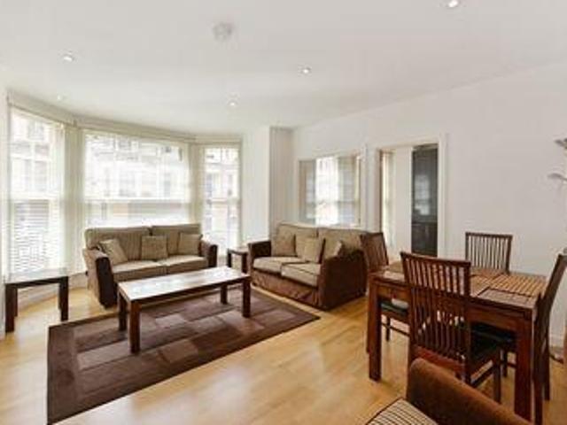 3 Bedrooms Flat for rent in Earls Court Road, London SW5