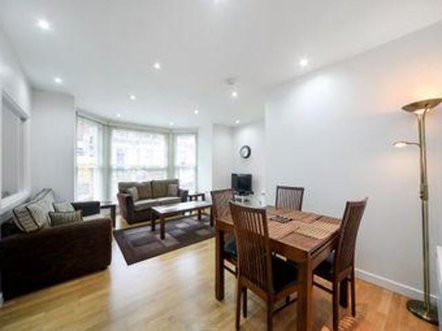 3 Bedrooms Flat for rent in Earls Court Road, London SW5