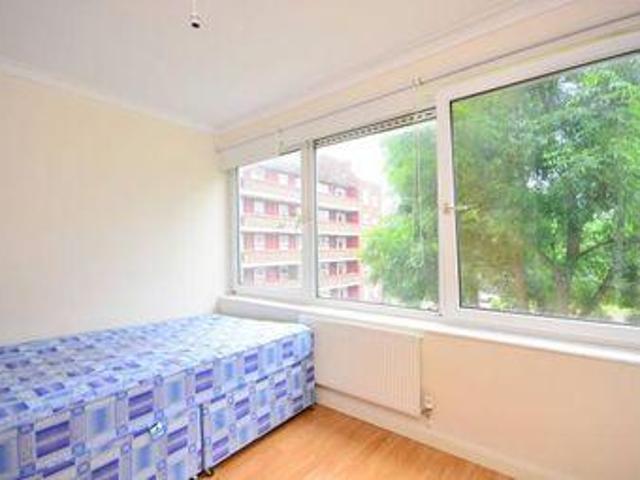 3 Bedrooms Flat for rent in East Street, Elephant & Castle SE17