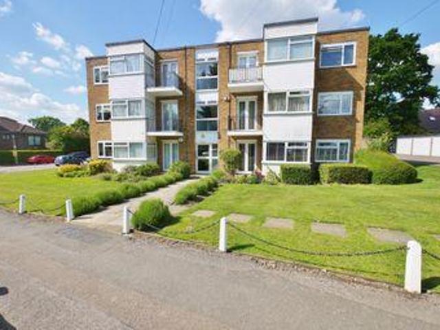 3 Bedrooms Flat for rent in Eastbury Avenue, Northwood HA6