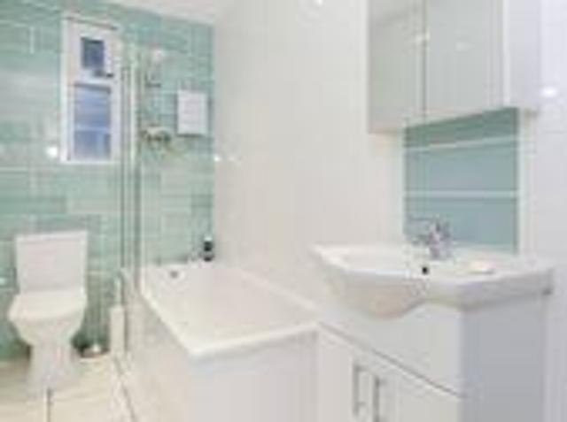3 Bedrooms Flat for rent in Eastcote Road, Harrow HA2