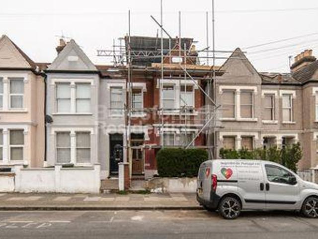 3 Bedrooms Flat for rent in Eastwood Street, London SW16