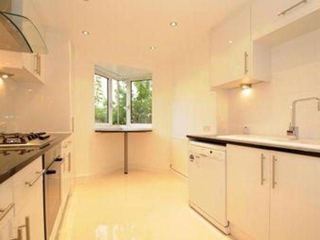 3 Bedrooms Flat for rent in Edward Mews, London NW1