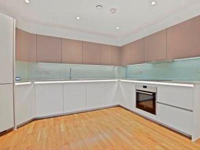3 Bedrooms Flat for rent in Edgware Road, London NW2