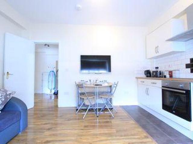 3 Bedrooms Flat for rent in Egdware Road, London W2