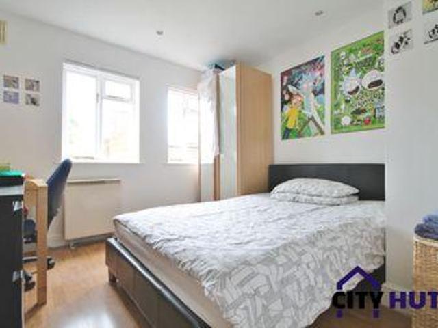 3 Bedrooms Flat for rent in Elthorne Road, London N19