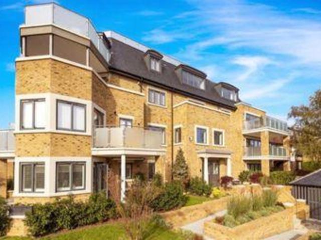 3 Bedrooms Flat for rent in Elysium Court, Waverley Road, Enfield, Middlesex EN2