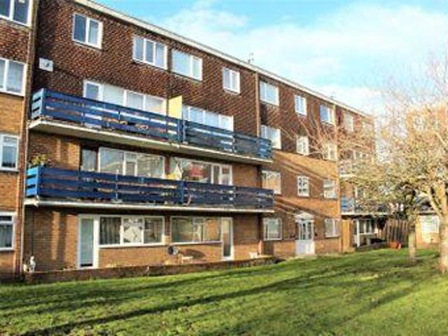 3 Bedrooms Flat for rent in Eldon Court, St. Annes, Lytham St. Annes FY8