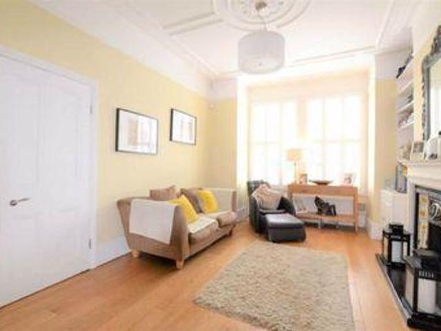 3 Bedrooms Flat for rent in Elgin Avenue, London W9