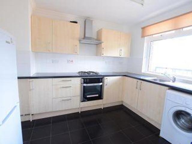 3 Bedrooms Flat for rent in Elias Place, London SW8