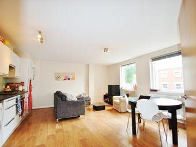 3 Bedrooms Flat for rent in Elmfield Road, London SW17