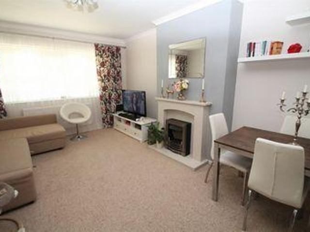 3 Bedrooms Flat for rent in Elmshurst Crescent, East Finchley N2