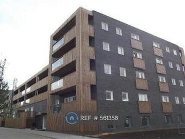 3 Bedrooms Flat for rent in Ernest Websdale House, Barking IG11