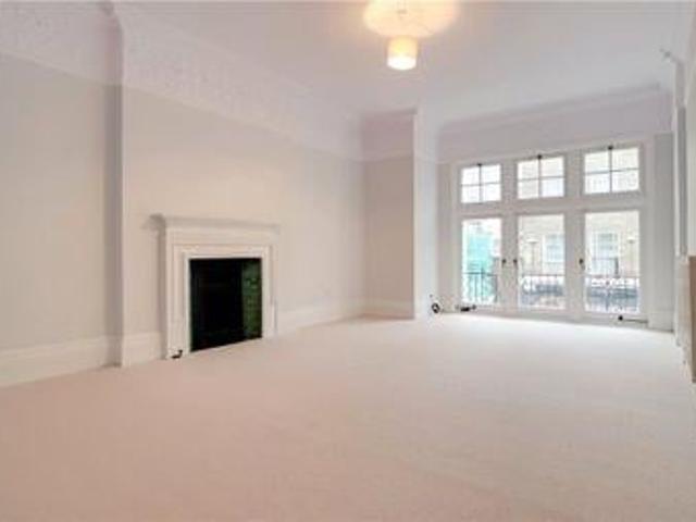 3 Bedrooms Flat for rent in Exhibition Road, South Kensington, London SW7